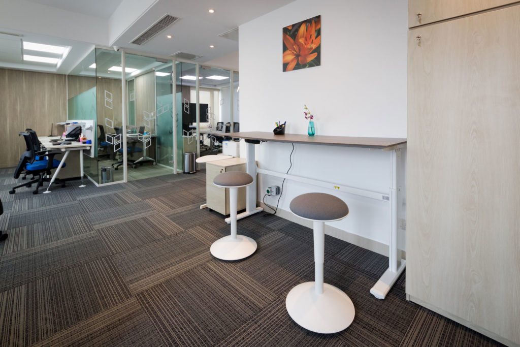 High Standing Desk - Coworking | Business center | Serviced Office ...